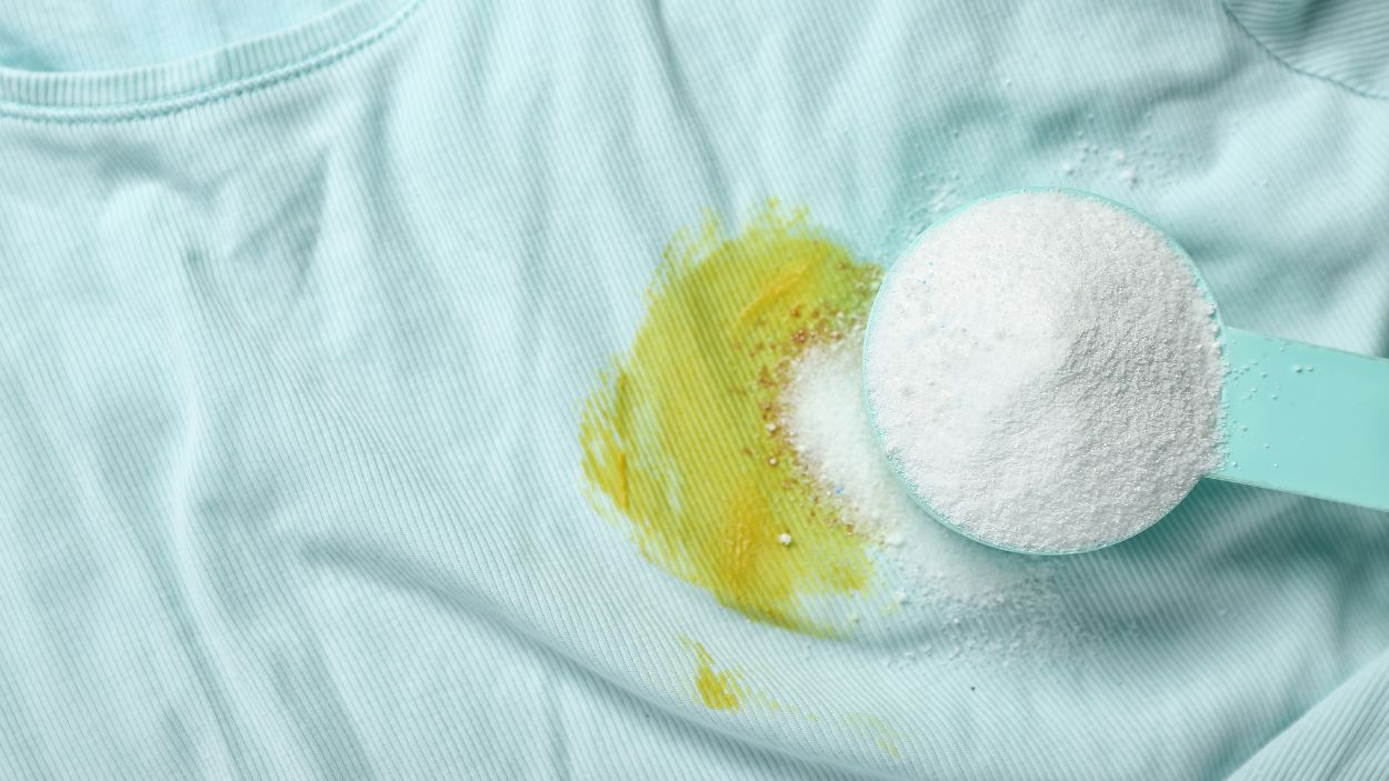 Truco efectivo para eliminar manchas de aceite fácilmente | Miltrucos